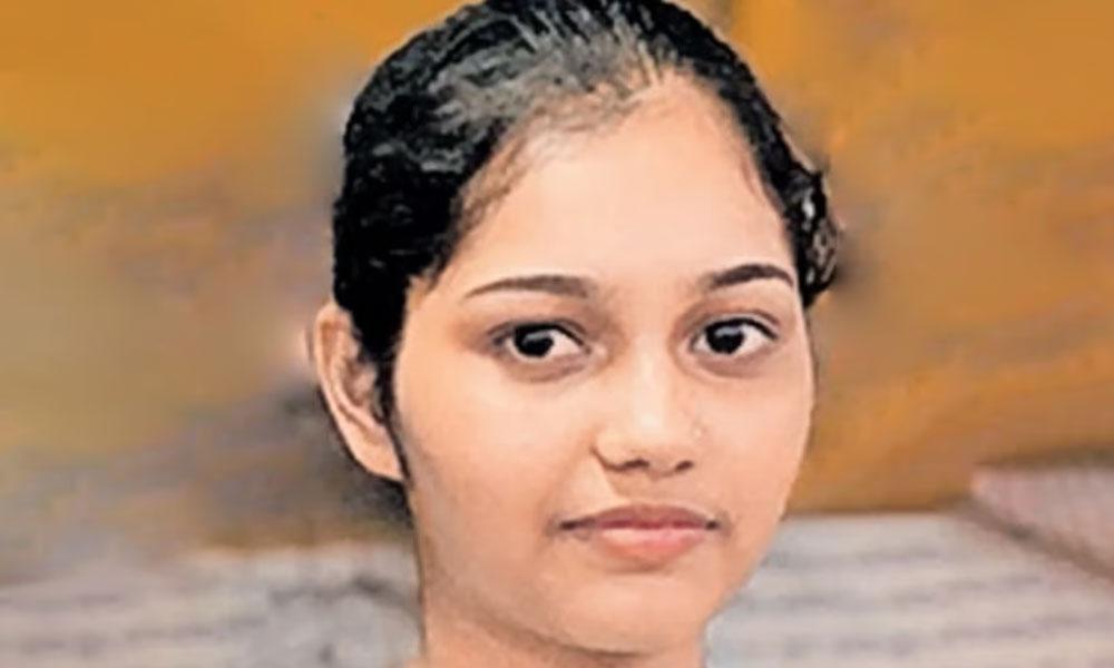 ചെമ്മീന്‍ കറി കഴിച്ച് അലര്‍ജി ; ചികിത്സയിലിരിക്കെ ഇരുപതുകാരി മരിച്ചു | Sirajlive.com