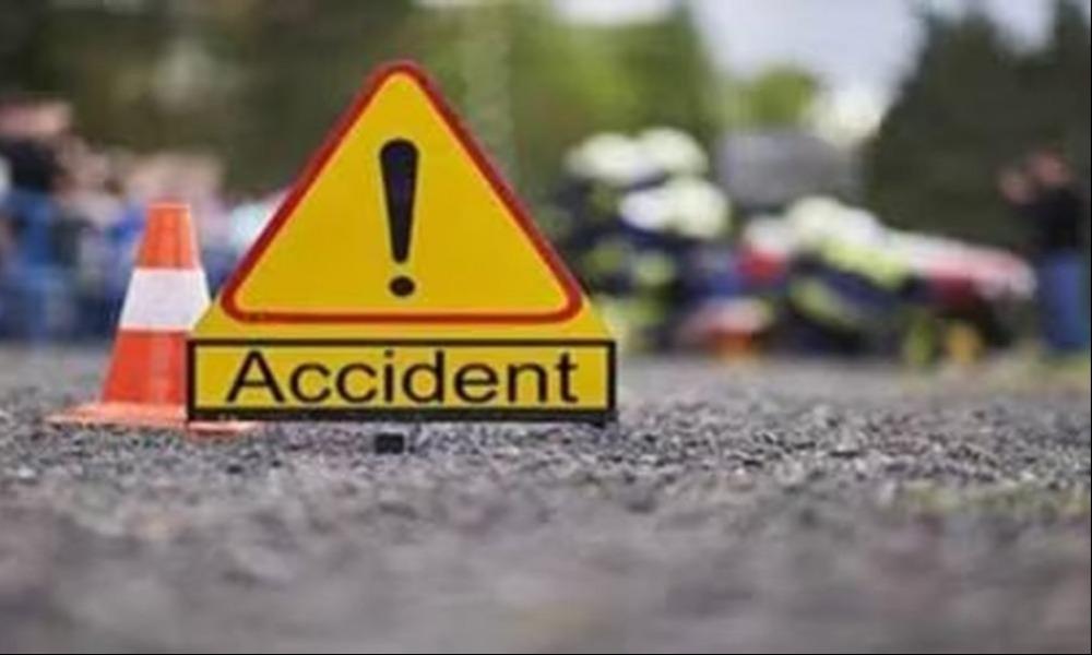 നാടുകാണി ചുരത്തില്‍ ലോറി മറിഞ്ഞ് ഗതാഗതക്കുരുക്ക് | Sirajlive.com