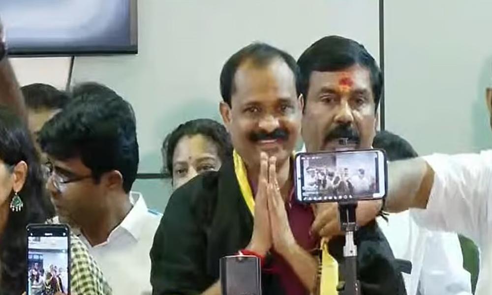 തിരുവനന്തപുരം കോര്‍പ്പറേഷന്‍ മേയറായി വി വി രാജേഷ് തെരഞ്ഞെടുക്കപ്പെട്ടു ...