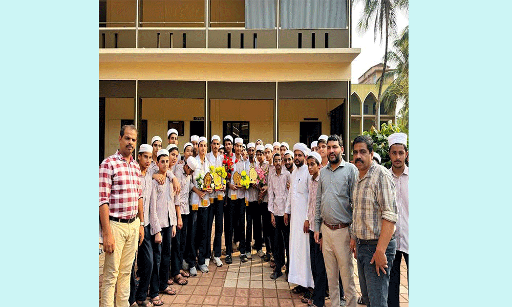 കലോത്സവ ജേതാക്കള്‍ക്ക് സ്വീകരണം നല്‍കി | Sirajlive.com